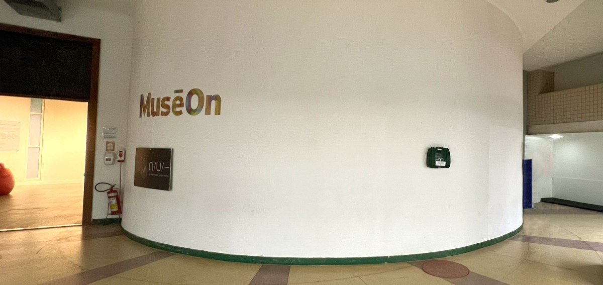 EARJ MuseOn > – Daniel Whitaker